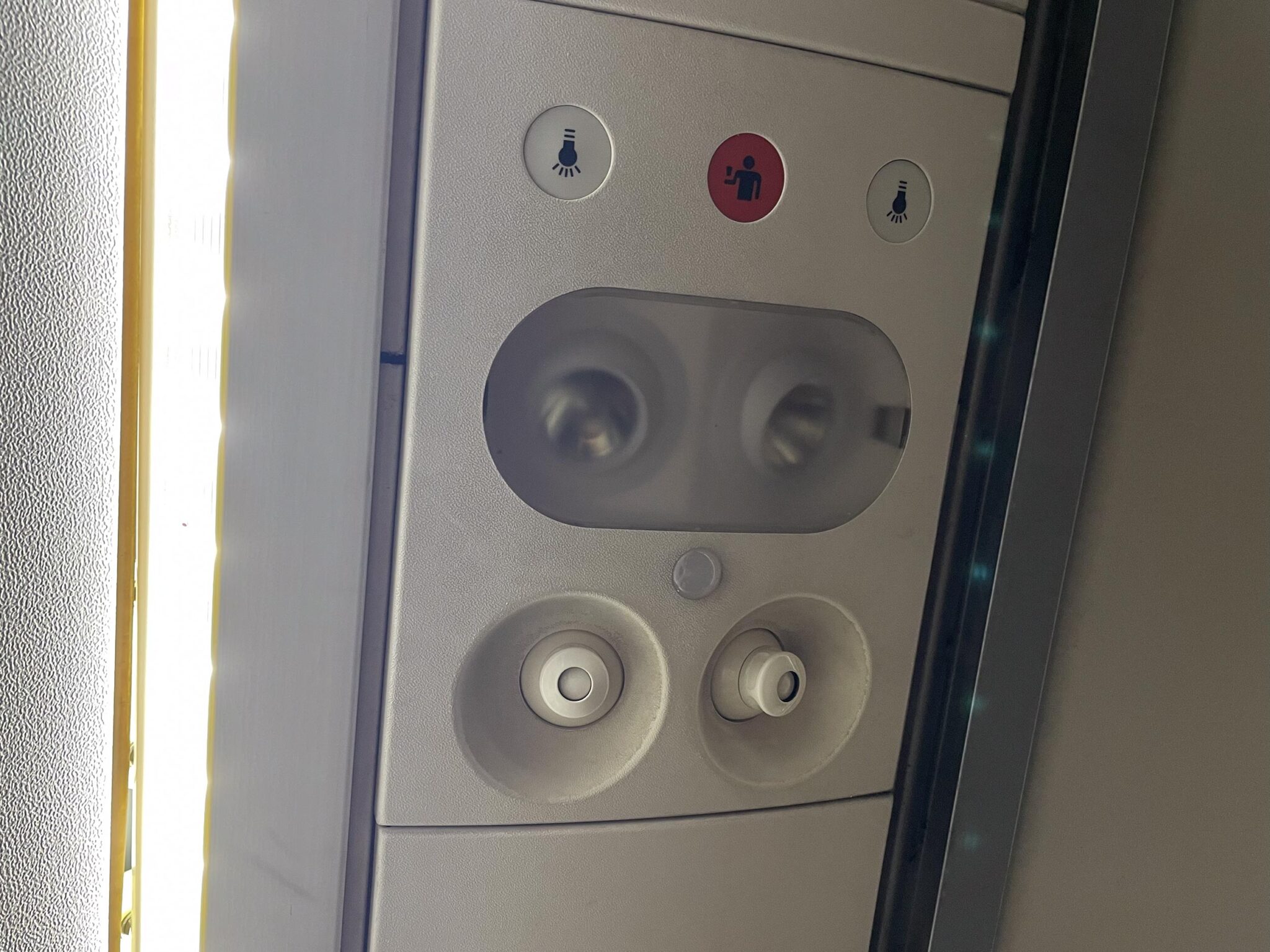 Review: Firefly ATR 72-500 (SZB-AOR) - JakartaPotato