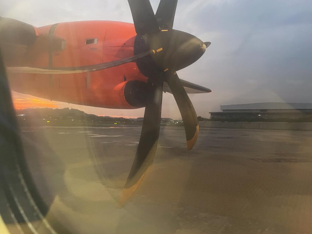 Review: Firefly ATR 72-500 (SZB-AOR) - JakartaPotato